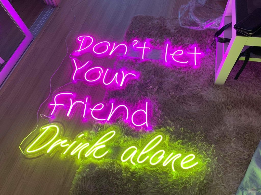Đèn led neon sign - VUA XE ĐẨY BÁN HÀNG